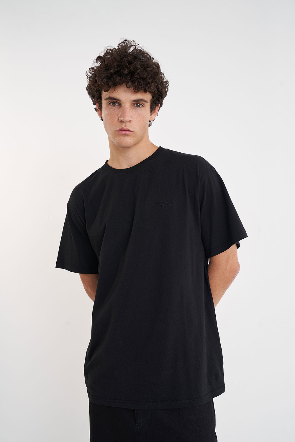 SUP TEE 190/FLOCKED BLACK – Huffer